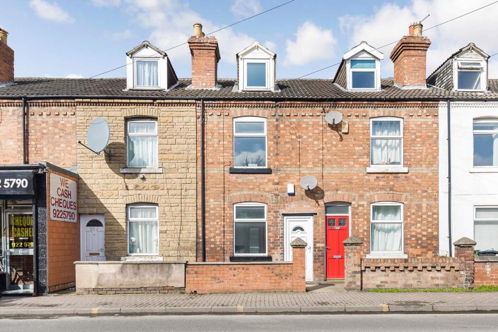 Queens Road, Beeston, Nottingham... 4 bed terraced house - £1,760 pcm ...
