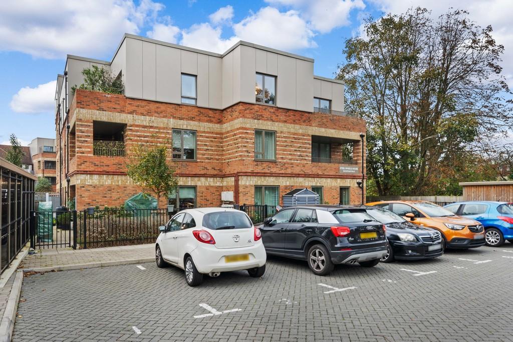 Back Stage Walk, Wallington 2 bed ground floor flat - £400,000