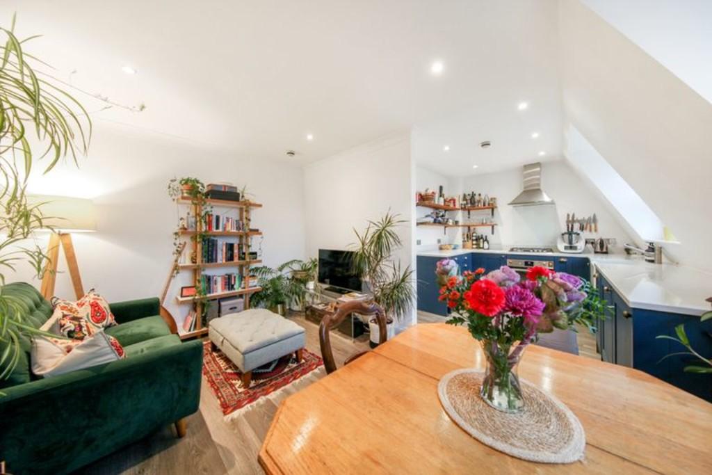 Harrow Road, Maida Hill, London 1 bed flat - £1,850 pcm (£427 pw)