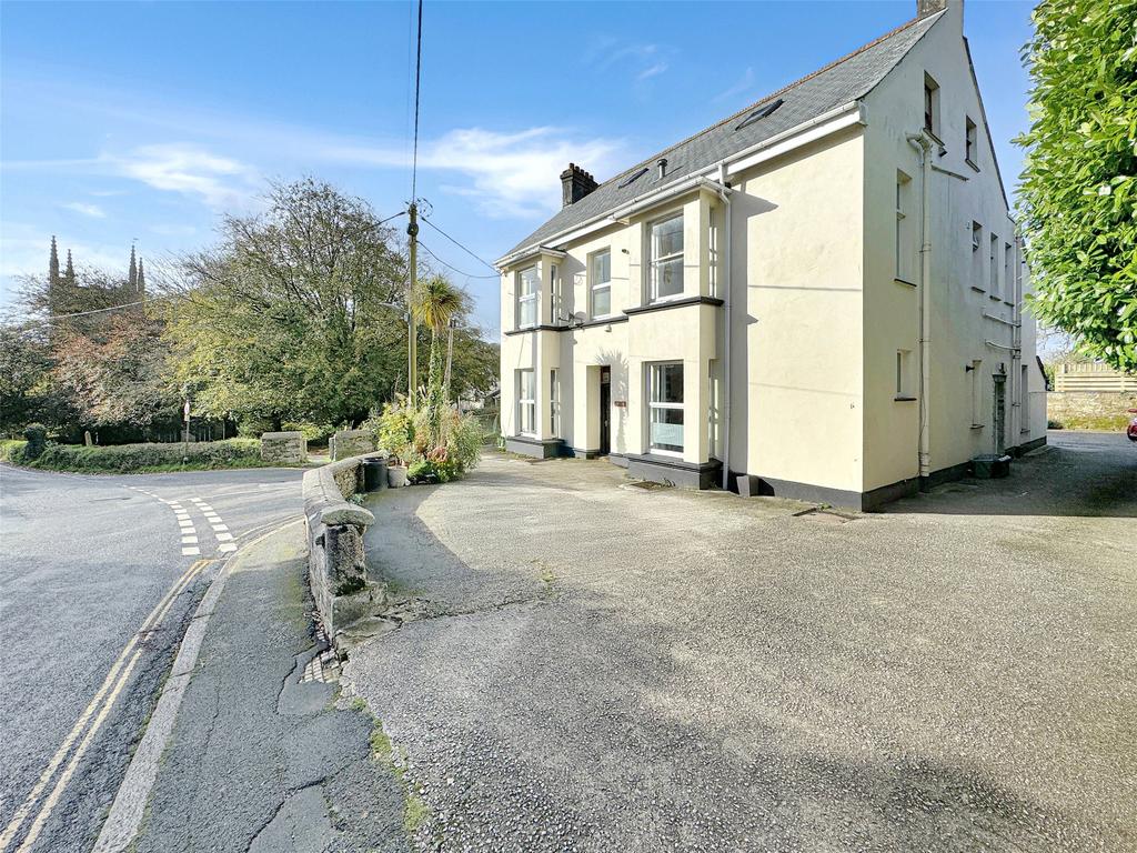 Castle Street, Bodmin, Cornwall, PL31 2 bed apartment for sale - £105,000