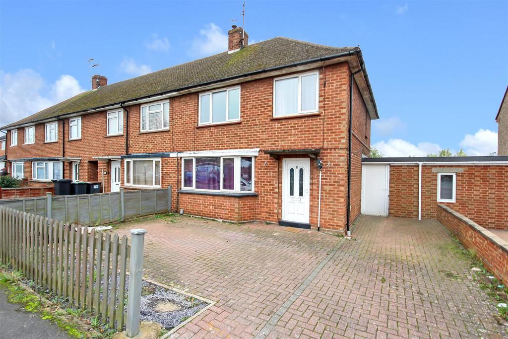 Boundary Avenue, Rushden NN10 3 bed terraced house - £1,150 pcm (£265 pw)
