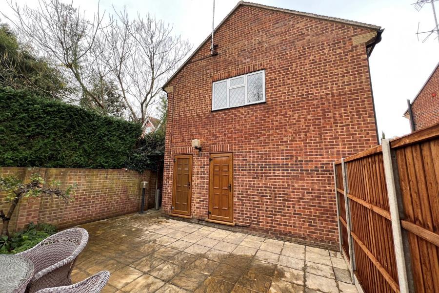 Woodham Road, Woking GU21 Studio to rent - £1,000 pcm (£231 pw)