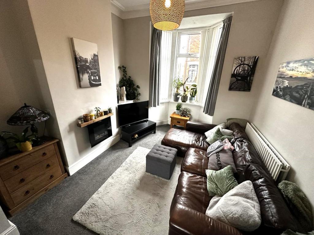 Waterloo Terrace Preston PR2 1DA 3 bed terraced house for sale - £135,000