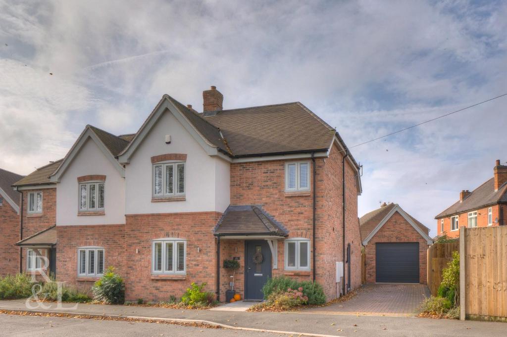 Packington Nook Lane, Ashby-De-La-Zouch 4 bed detached house - £425,000