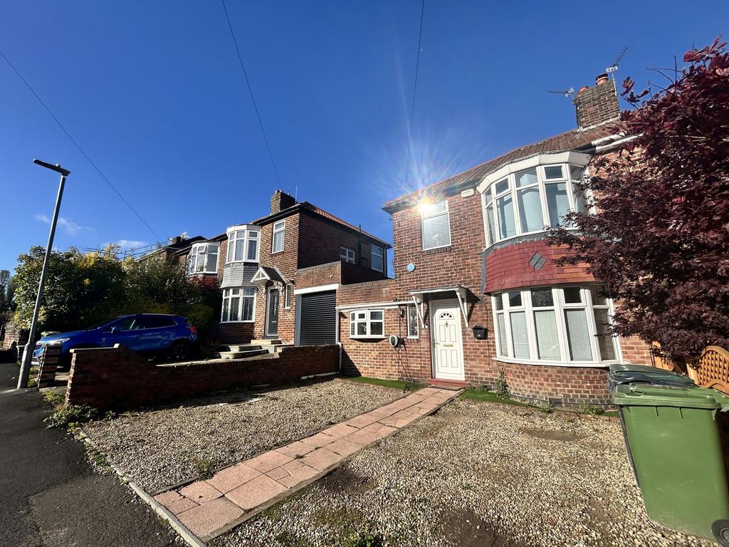 Oakfield Road, Lobley Hill... 4 bed semi-detached house - £310,000