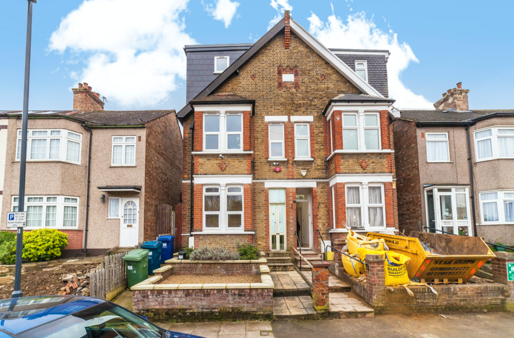 Kingsley Road, Harrow HA2 Studio - £1,050 pcm (£242 pw)