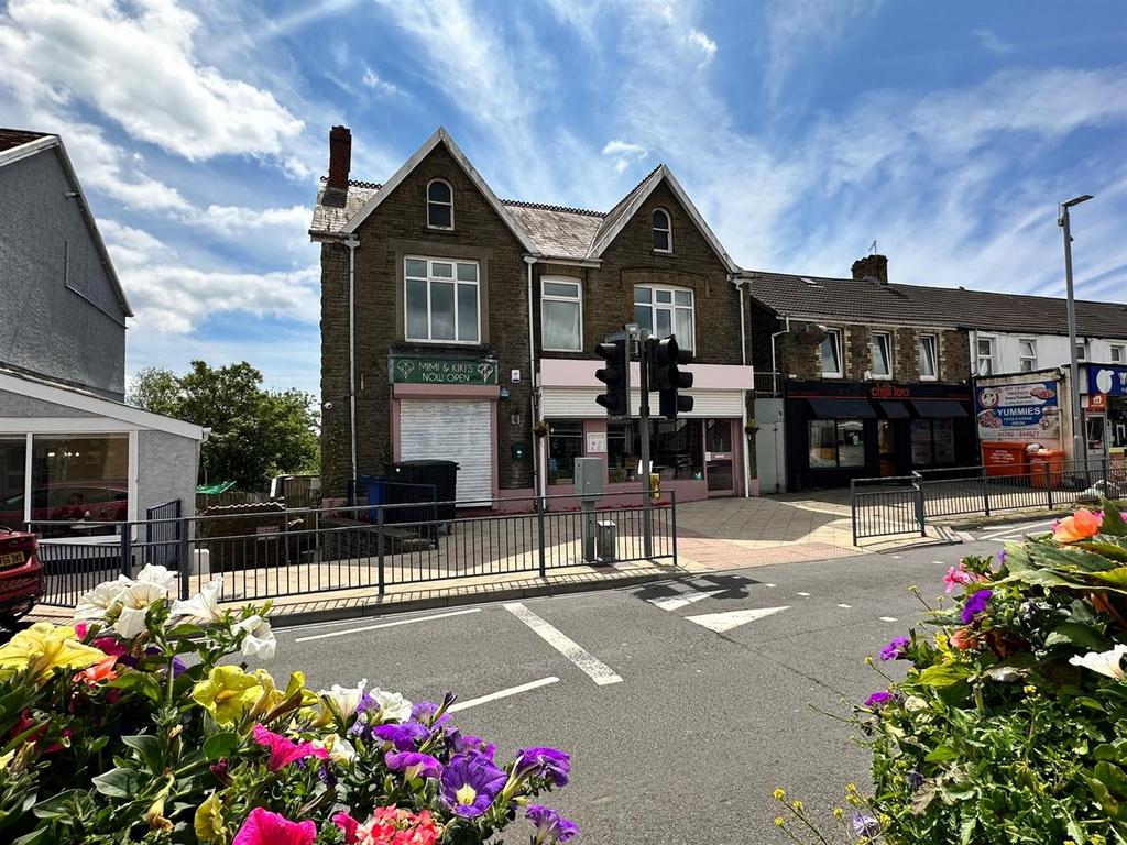 High Street, Clydach, Swansea Mixed use - £175,000