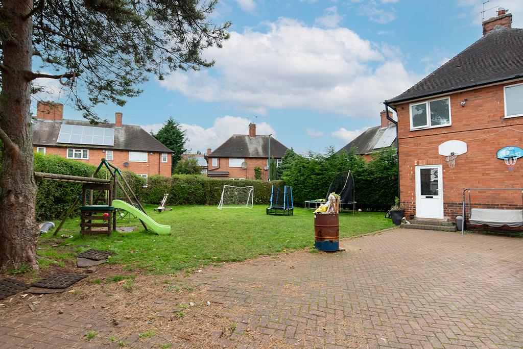 Broxtowe Lane, Nottingham NG8 3 bed semi-detached house - £158,000