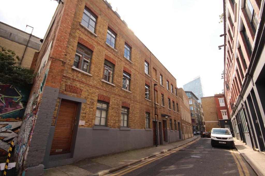 Calvin Street, London, Spitalfields 2 bed apartment - £2,700 pcm (£623 pw)