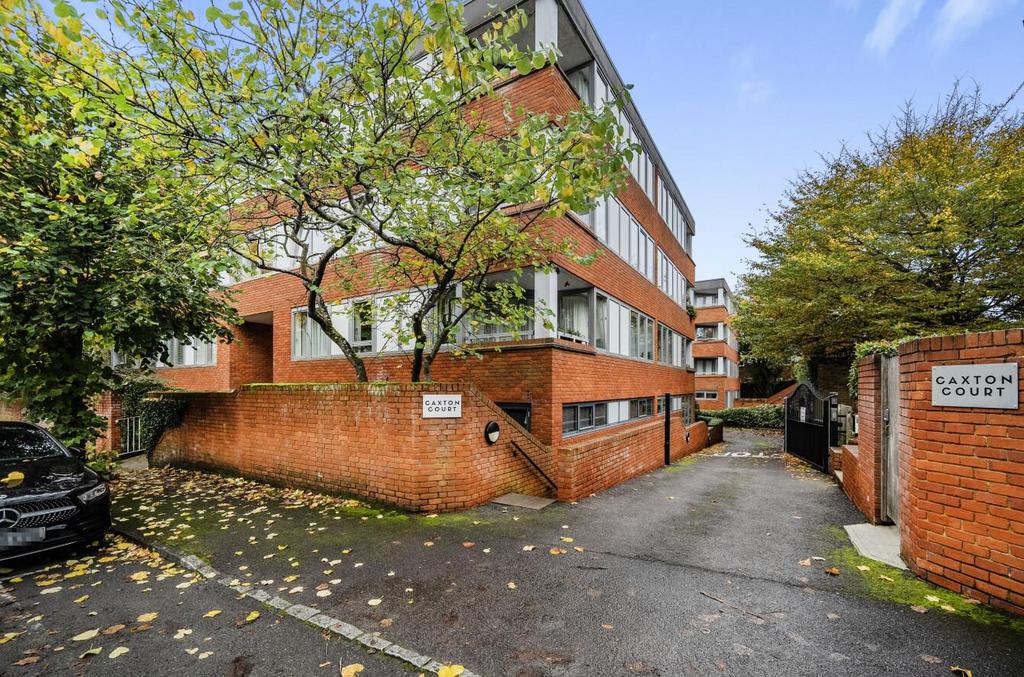 Caxton Court, St. Marks Road... 3 bed maisonette - £700,000