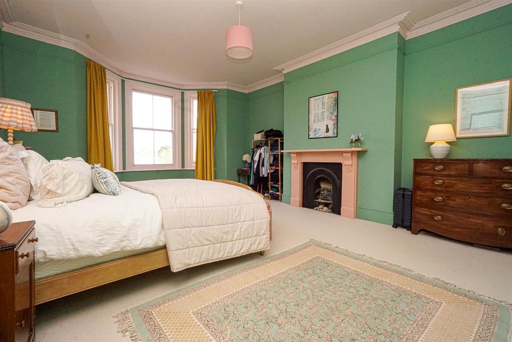 Anglesea Terrace, St. Leonards-On-Sea 1 bed flat - £230,000
