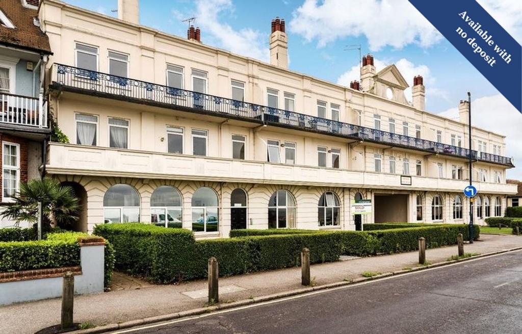Marine Parade, Whitstable, CT5 2 bed apartment - £1,350 pcm (£312 pw)