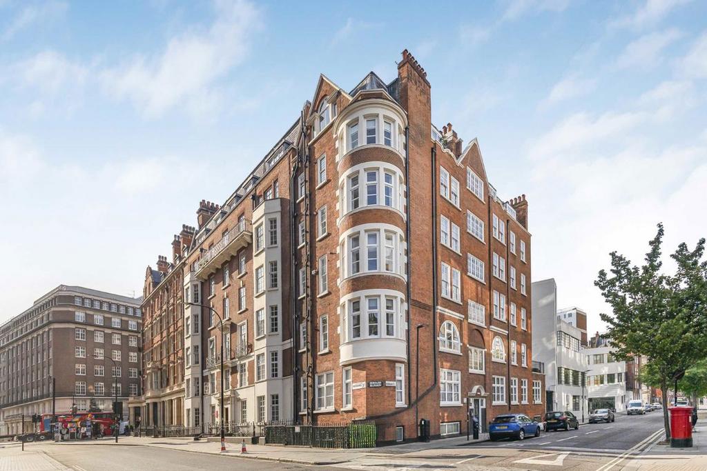 Bernard Street, London WC1N 1 bed flat - £2,708 pcm (£625 pw)