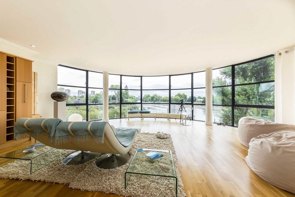 Point Wharf Lane, Brentford TW8 2 bed flat - £3,597 pcm (£830 pw)