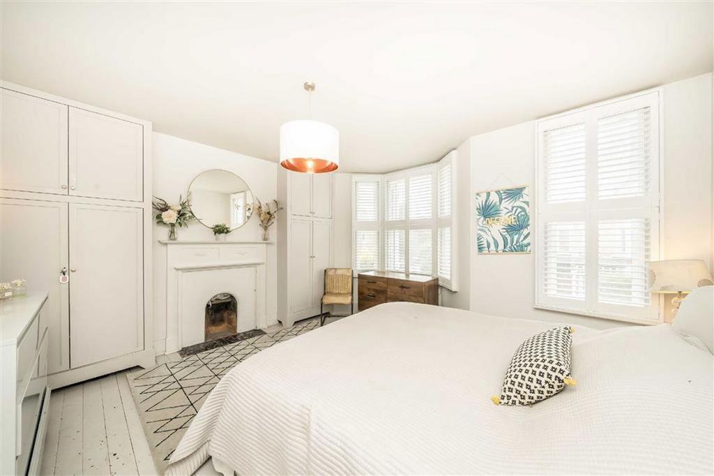 Brockley Grove, London SE4 5 bed semi-detached house - £1,100,000