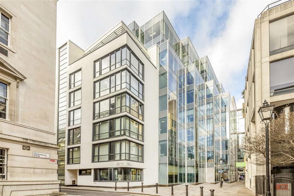 Whetstone Park, London WC2A 3 bed flat - £5,499 pcm (£1,269 pw)