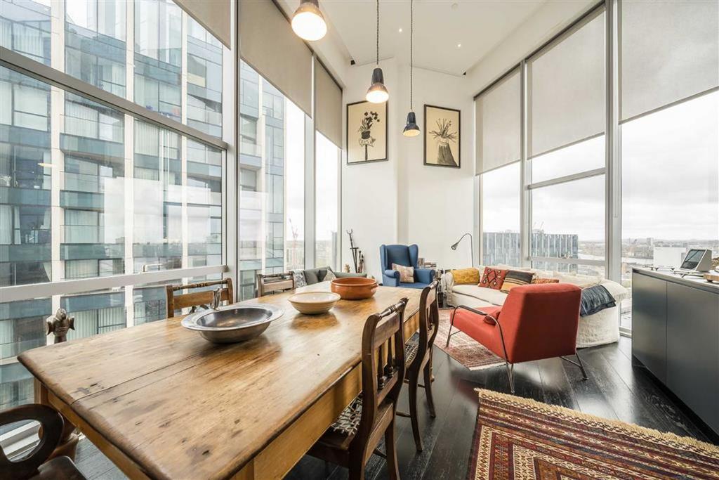 Cutter Lane, London SE10 2 bed flat - £800,000