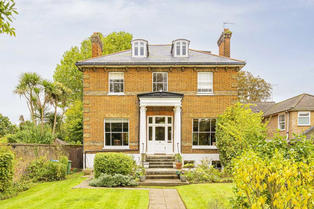 Palace Road, East Molesey KT8 8 bed house for sale - £2,150,000