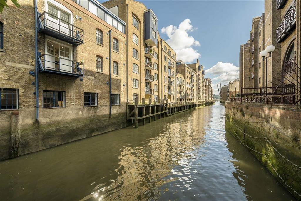 Shad Thames, London SE1 2 bed flat - £650,000