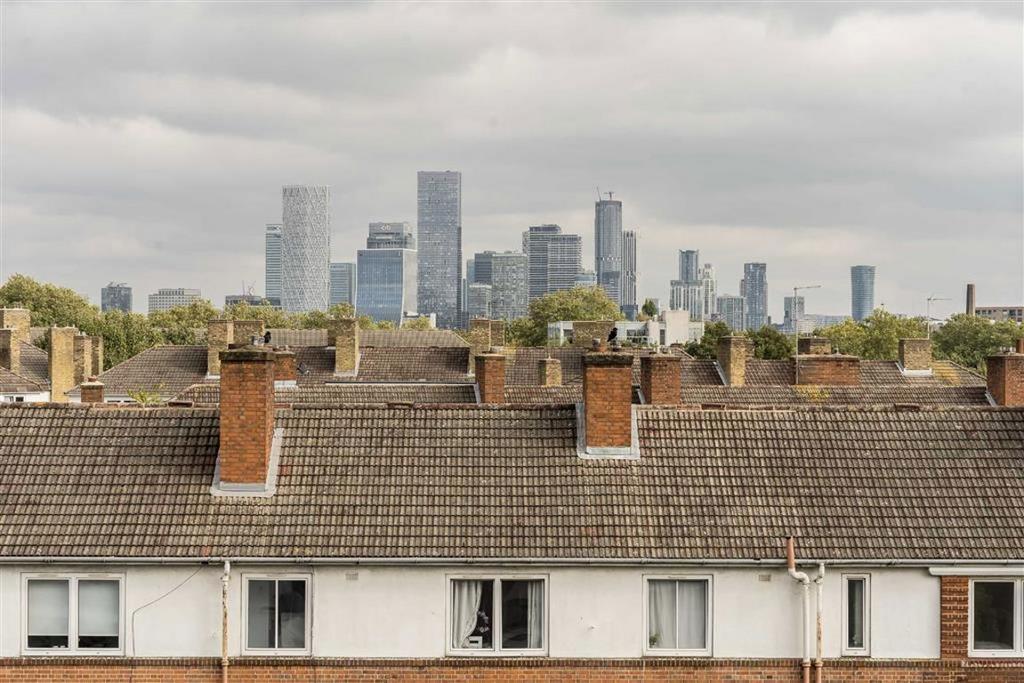 Cherry Garden Street, London SE16 2 bed flat - £450,000