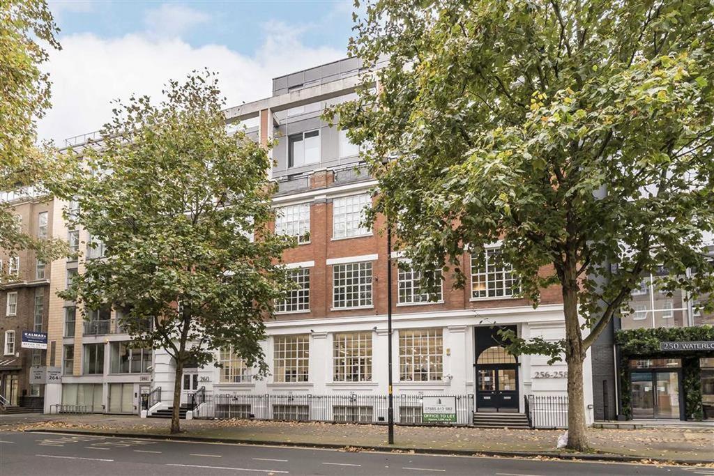 Waterloo Road, London SE1 3 bed flat - £1,350,000