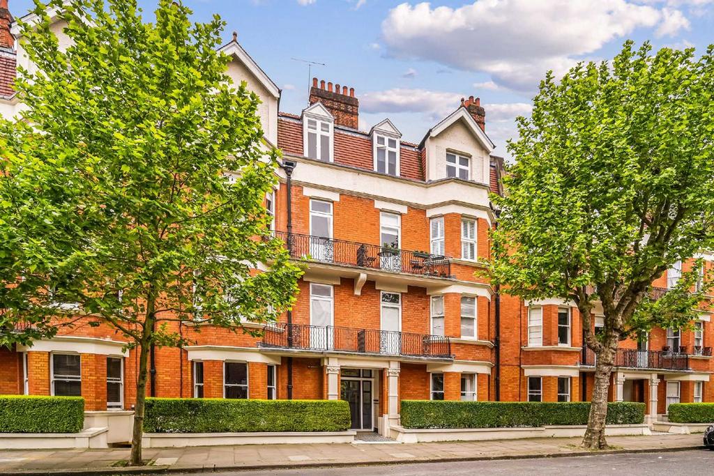Castellain Road, Maida Vale W9 2 bed flat - £999,950