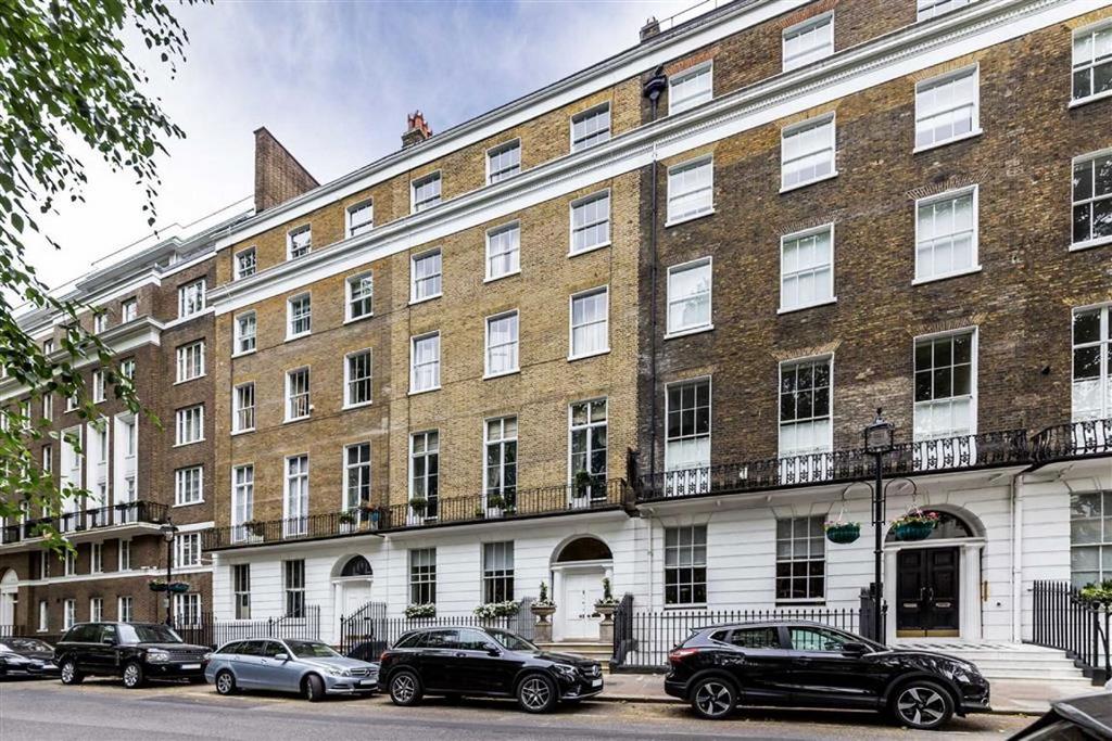 Bryanston Square, London W1H 2 bed flat - £850,000