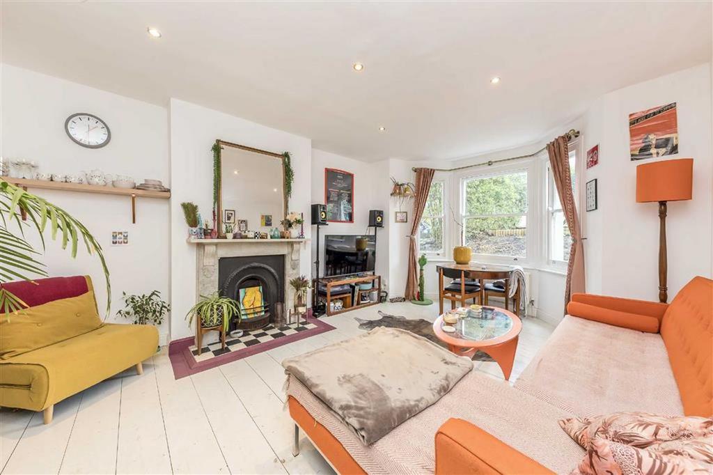 Pepys Road, London SE14 2 bed flat - £450,000