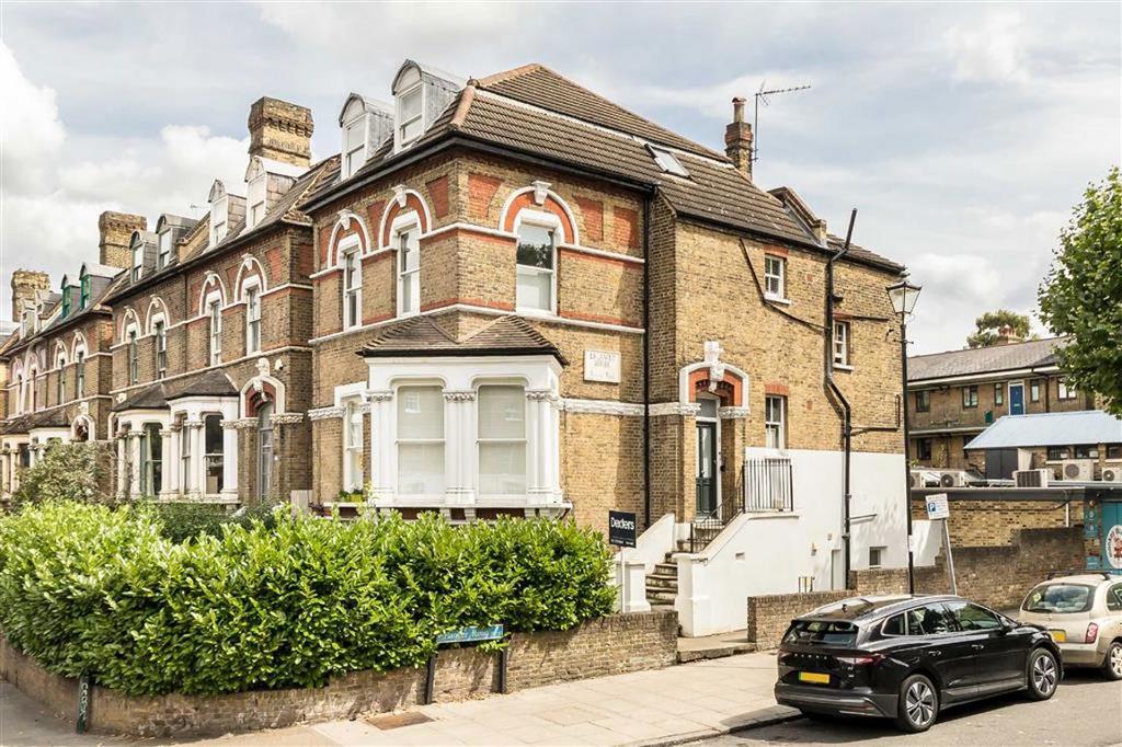 Queens Road, London SE14 2 bed flat - £450,000
