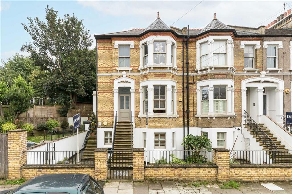 Arbuthnot Road, London SE14 1 bed flat - £425,000