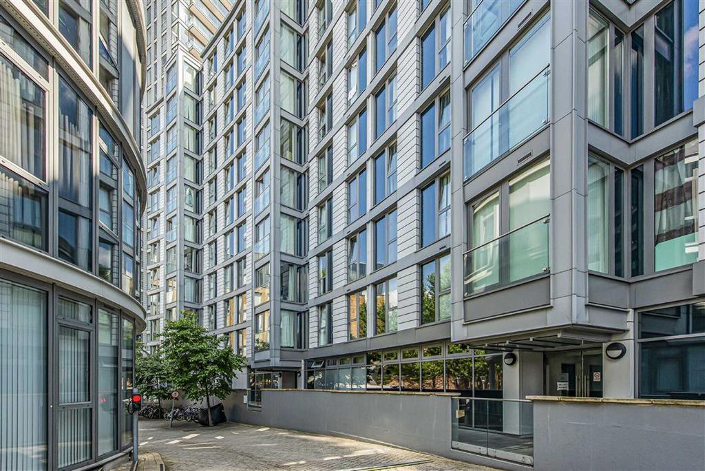 Seager Place, London SE8 3 bed flat for sale - £450,000