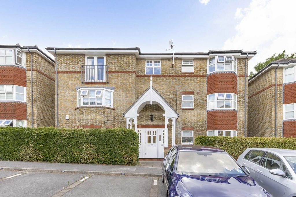 Clockhouse Place, London SW15 2 bed flat - £575,000