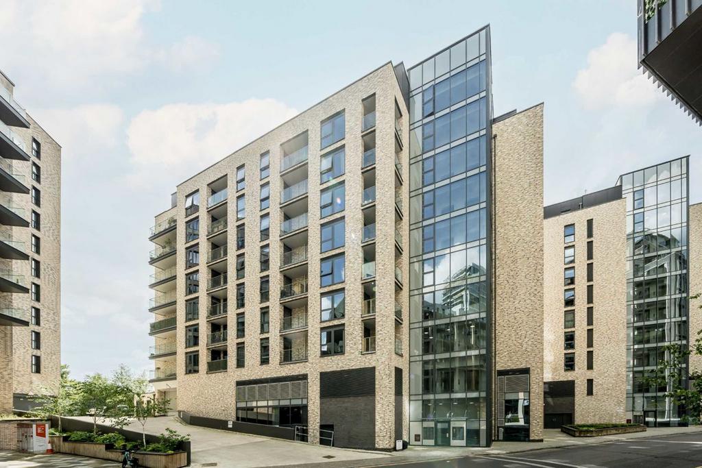 Osiers Road, London SW18 2 bed flat - £560,000