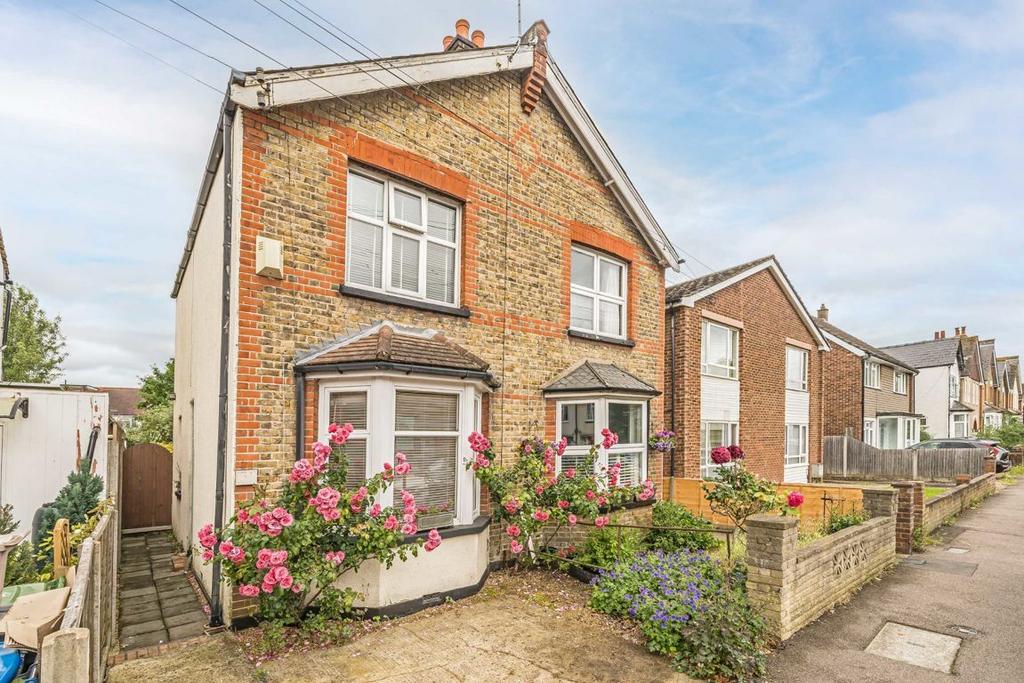 Tolworth Road, Surbiton KT6 2 bed semi-detached house for sale - £525,000