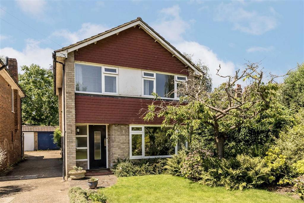 Stuart Grove, Teddington TW11 3 bed detached house - £949,950