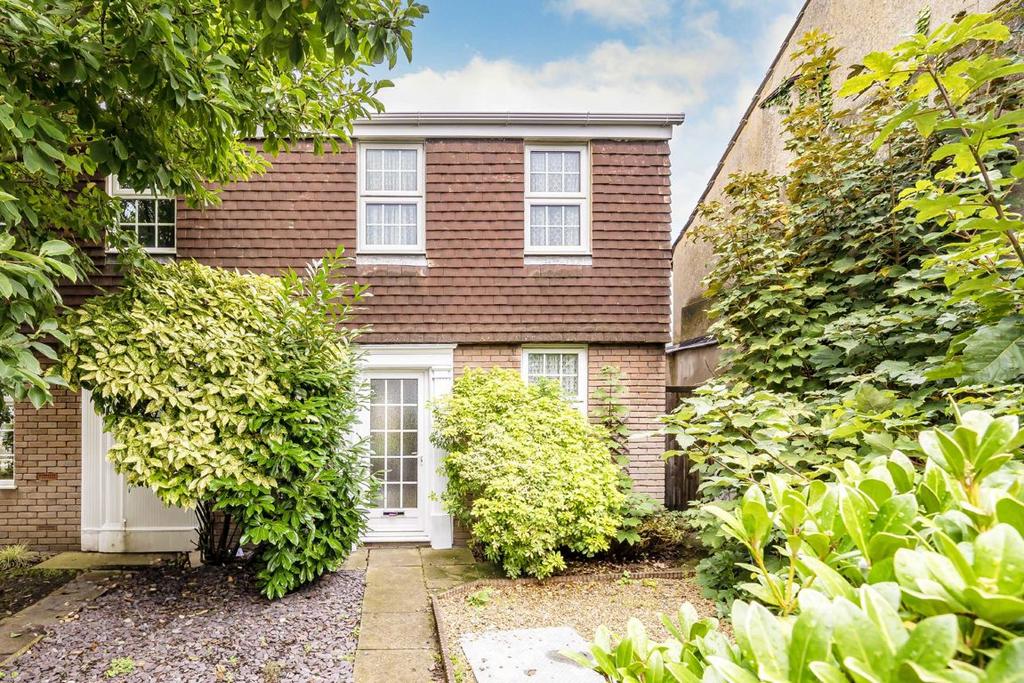 Colne Road, Twickenham TW2 3 bed terraced house - £642,500