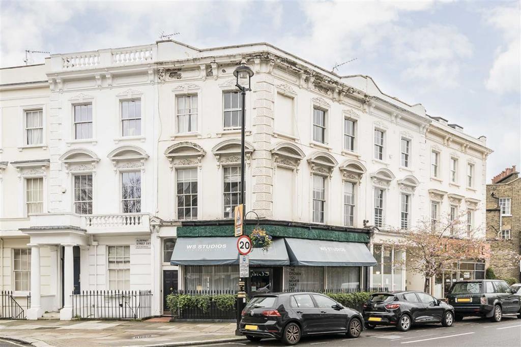 Lupus Street, London SW1V 2 bed flat for sale - £700,000