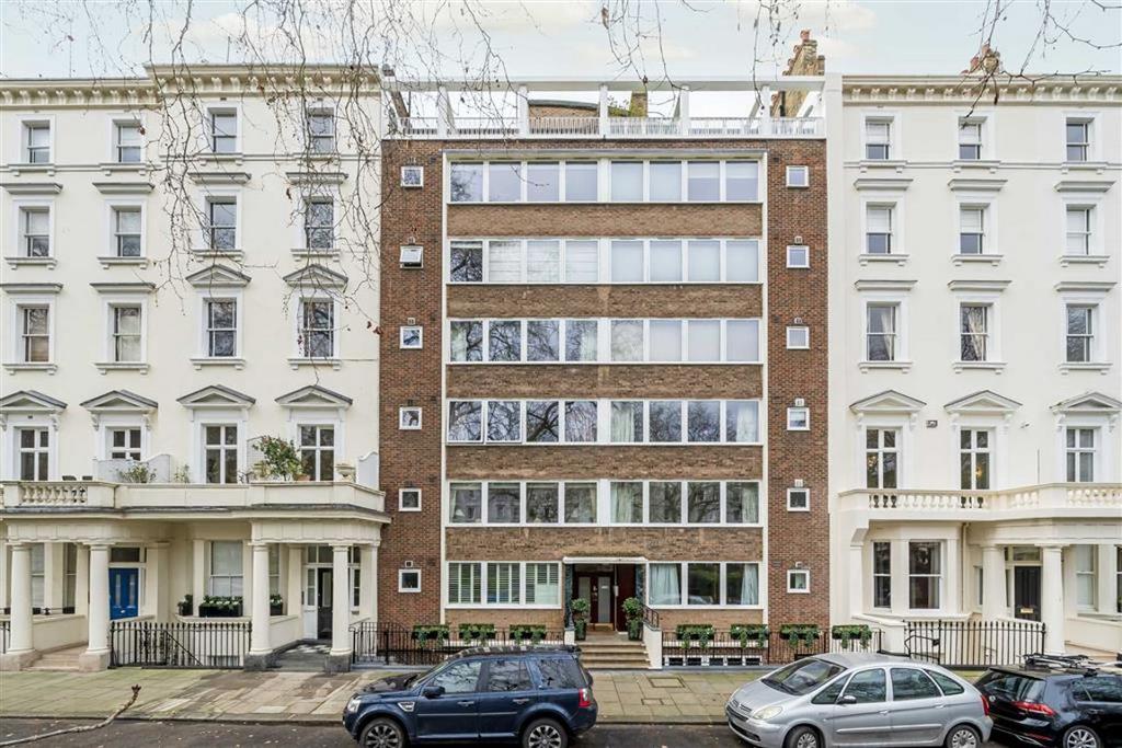 St. Georges Square, London SW1V Studio - £425,000