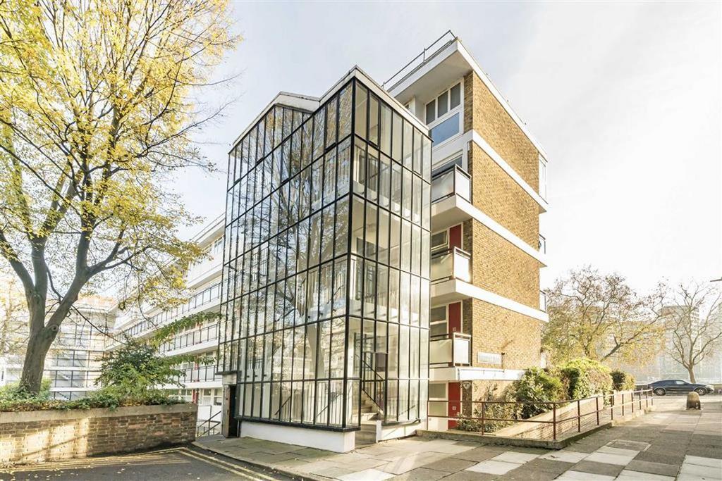 Churchill Gardens, London SW1V 3 bed flat - £495,000