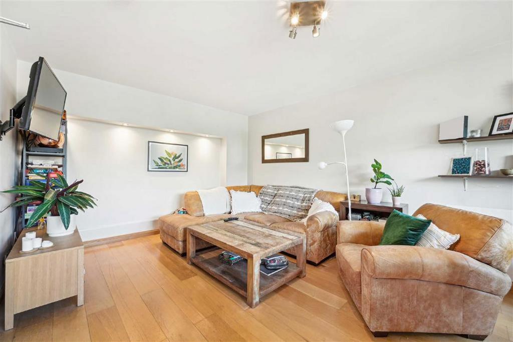 Regency Street, London SW1P 3 bed flat - £625,000