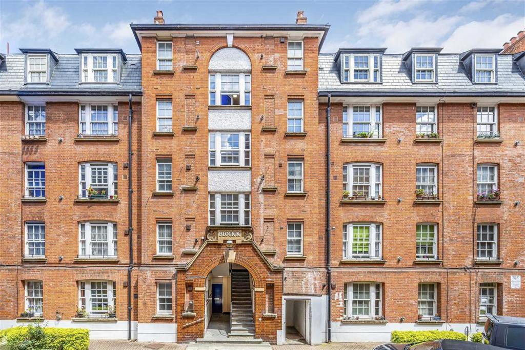Peabody Estate, London SW1V 1 bed flat - £450,000