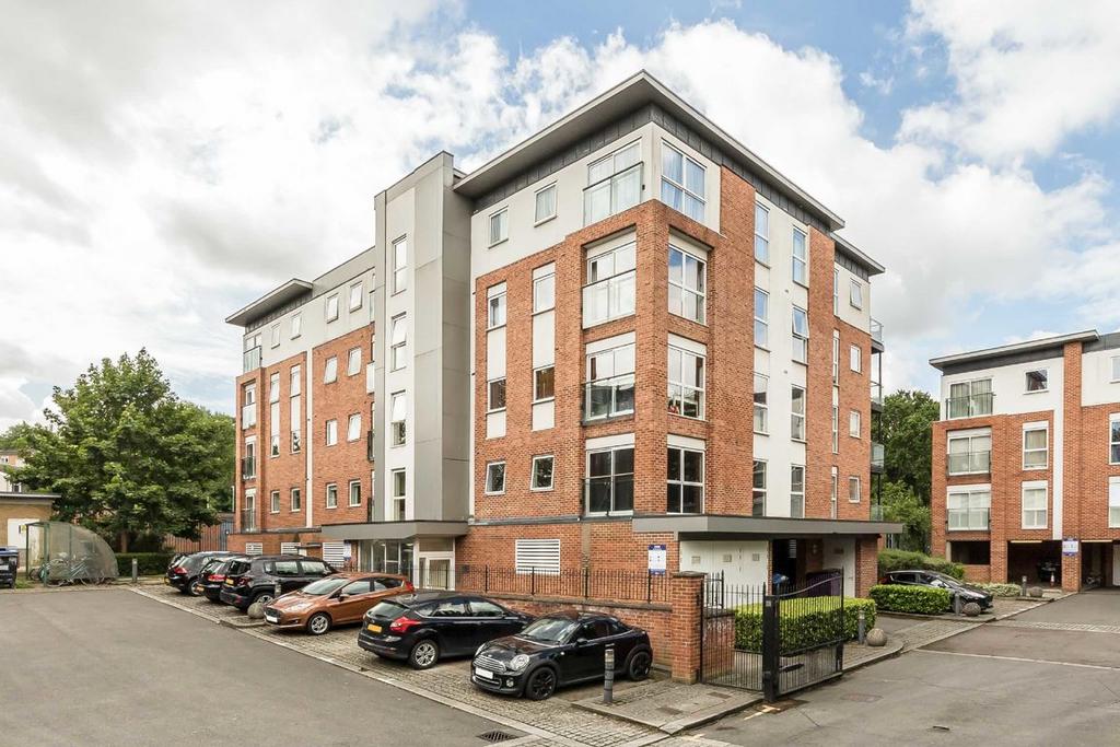 Highwood Close, London SE22 2 bed flat - £400,000