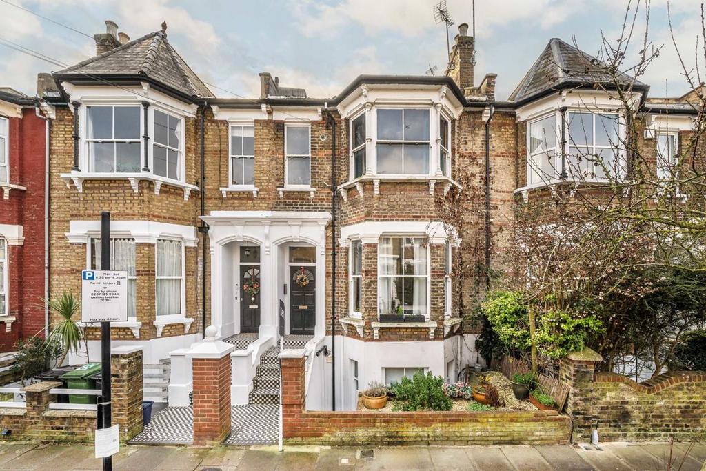 Ickburgh Road, London E5 2 bed flat for sale - £725,000