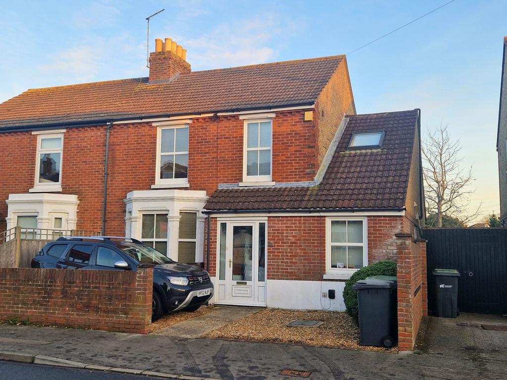 Gordon Road, Gosport PO12 3QF 4 bed semi-detached house for sale - £375,000