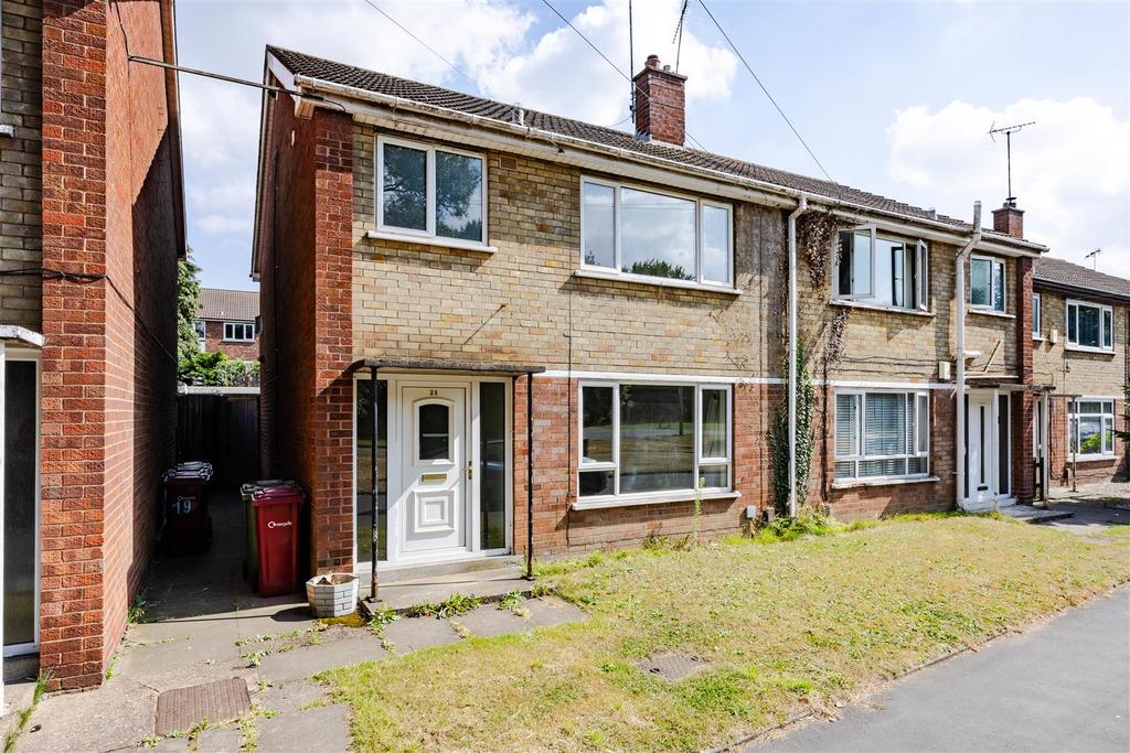 Skelton Road, Scunthorpe 3 bed semi-detached house - £110,000