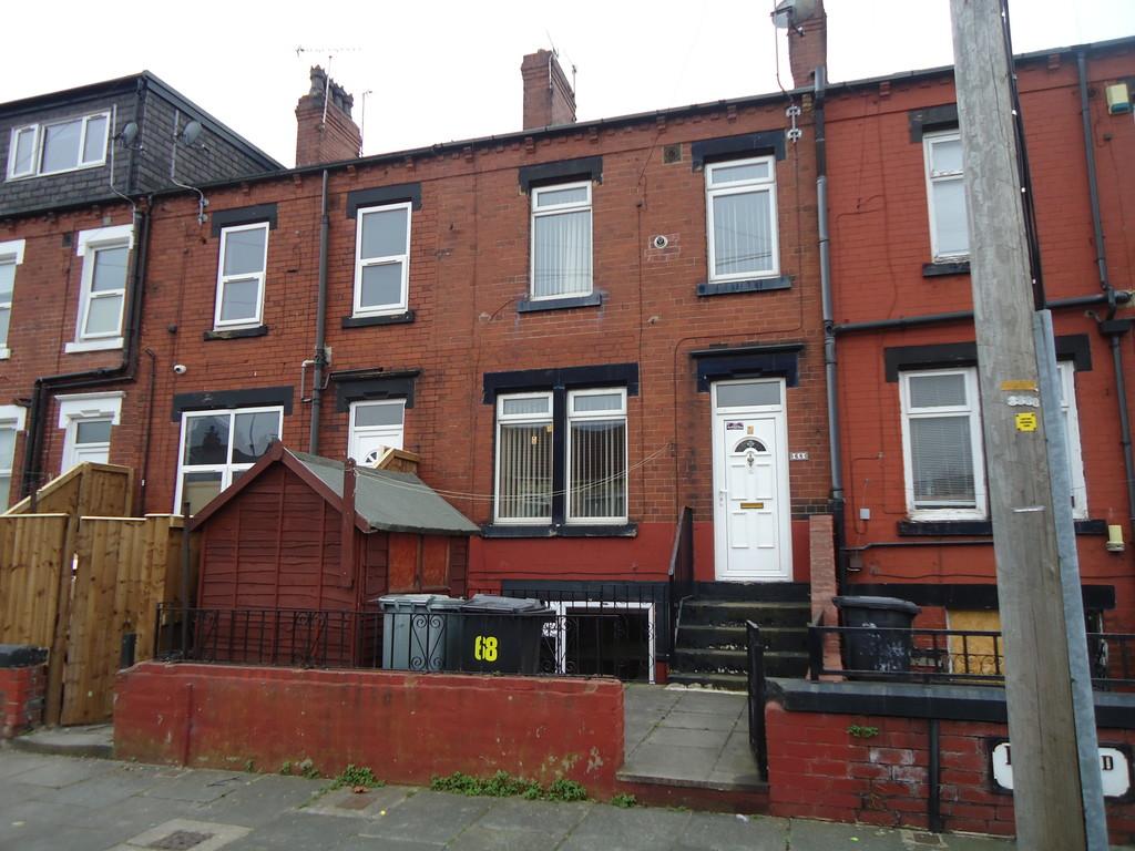 Longroyd Avenue, Leeds LS11 2 bed terraced house - £750 pcm (£173 pw)