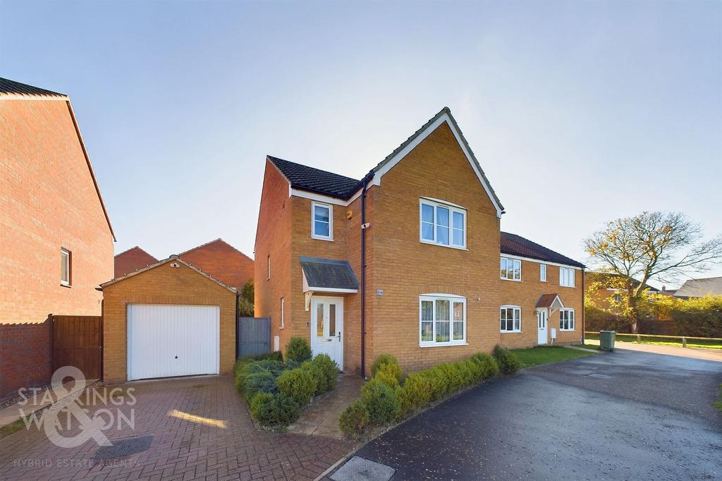 Harvest Way, Harleston 3 bed detached house - £300,000