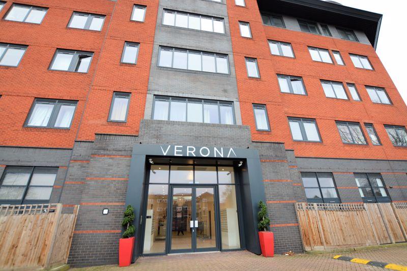 Wellington Street, Slough 1 bed apartment - £1,125 pcm (£260 pw)