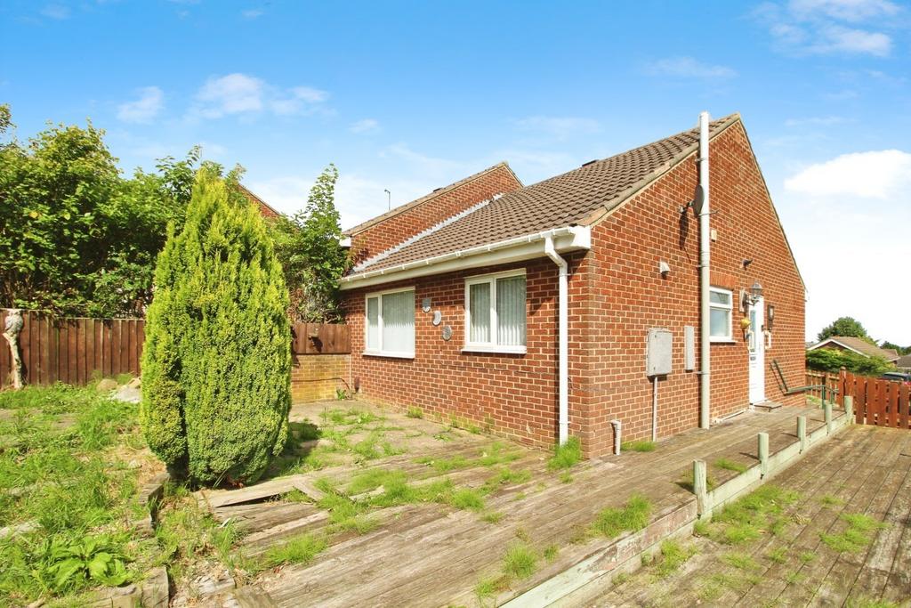 Kinross Drive, Durham DH9 2 bed bungalow - £70,000