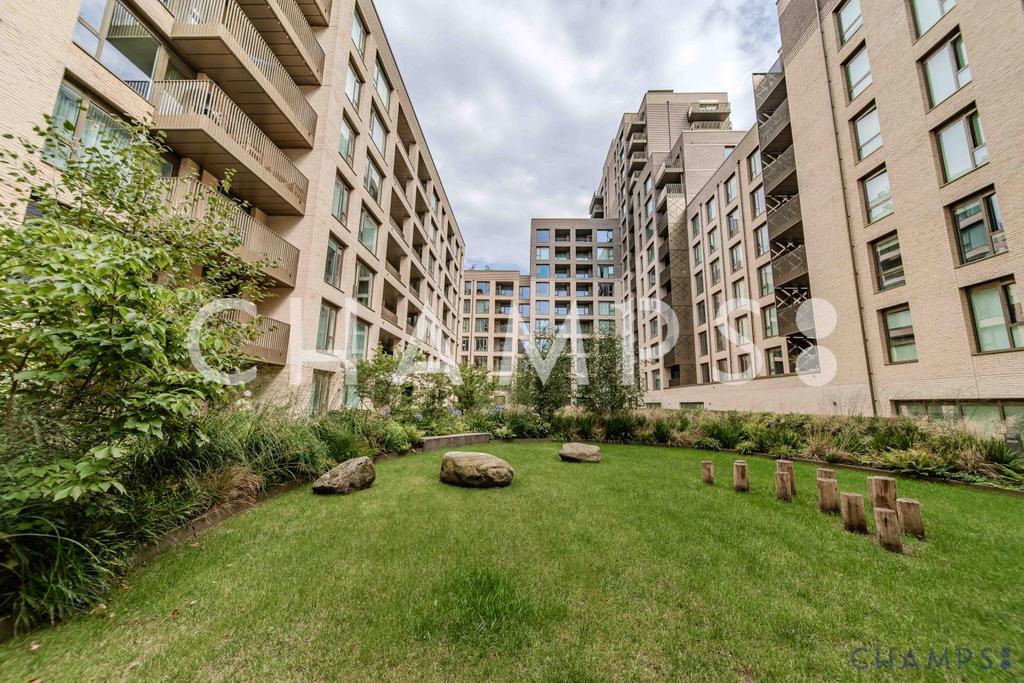283 Kennington Ln, SE11 2 bed flat - £3,900 pcm (£900 pw)